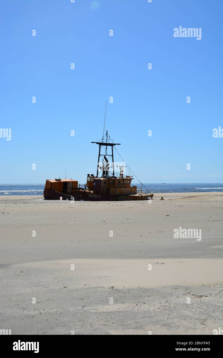 North east atlantic fishing trawler hi-res stock photography and images ...