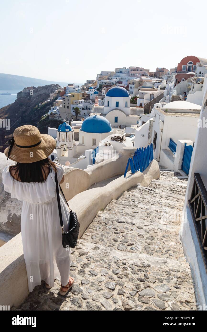 Hellenic dress hi-res stock photography and images - Alamy