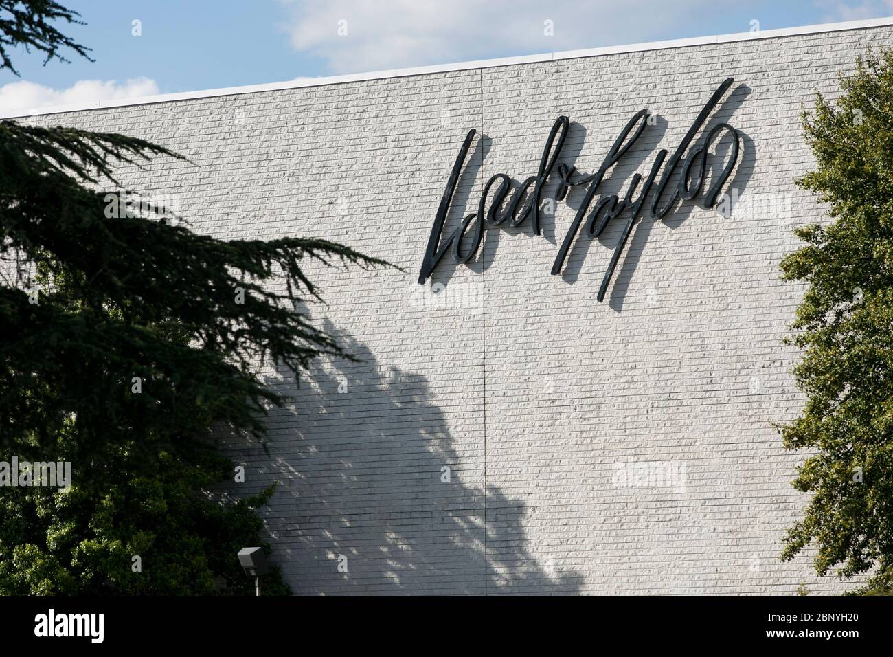 Lord and taylor department store hi-res stock photography and images ...