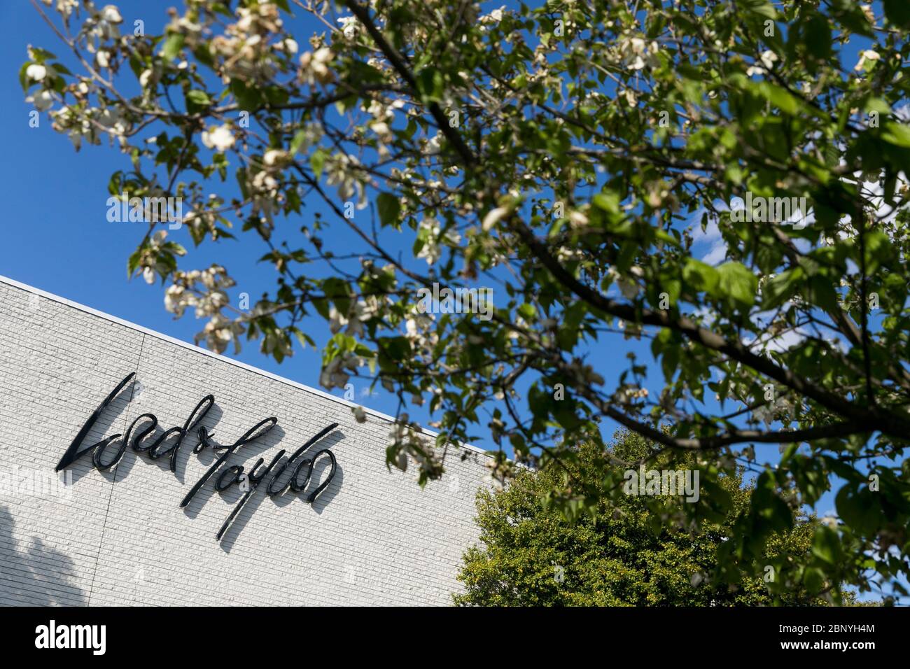 Lord and taylor logo hi-res stock photography and images - Alamy
