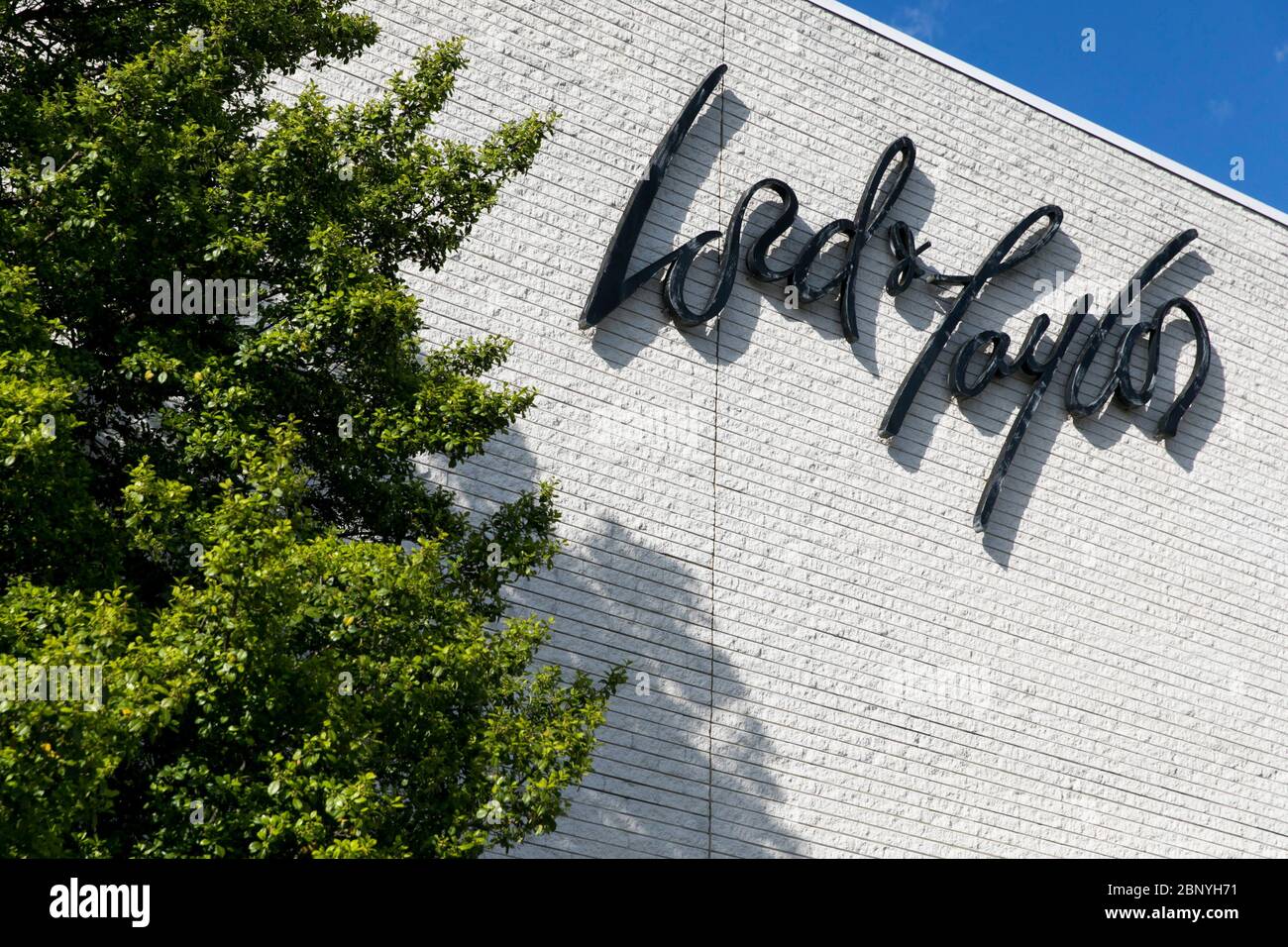 Lord and taylor logo hi-res stock photography and images - Alamy