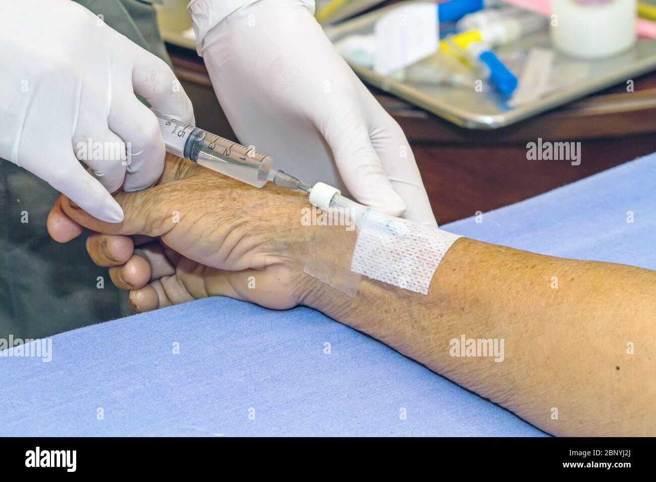 Heparin injection hi-res stock photography and images - Alamy