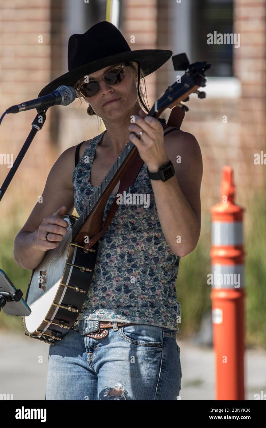 Woman playing banjo hi-res stock photography and images - Alamy