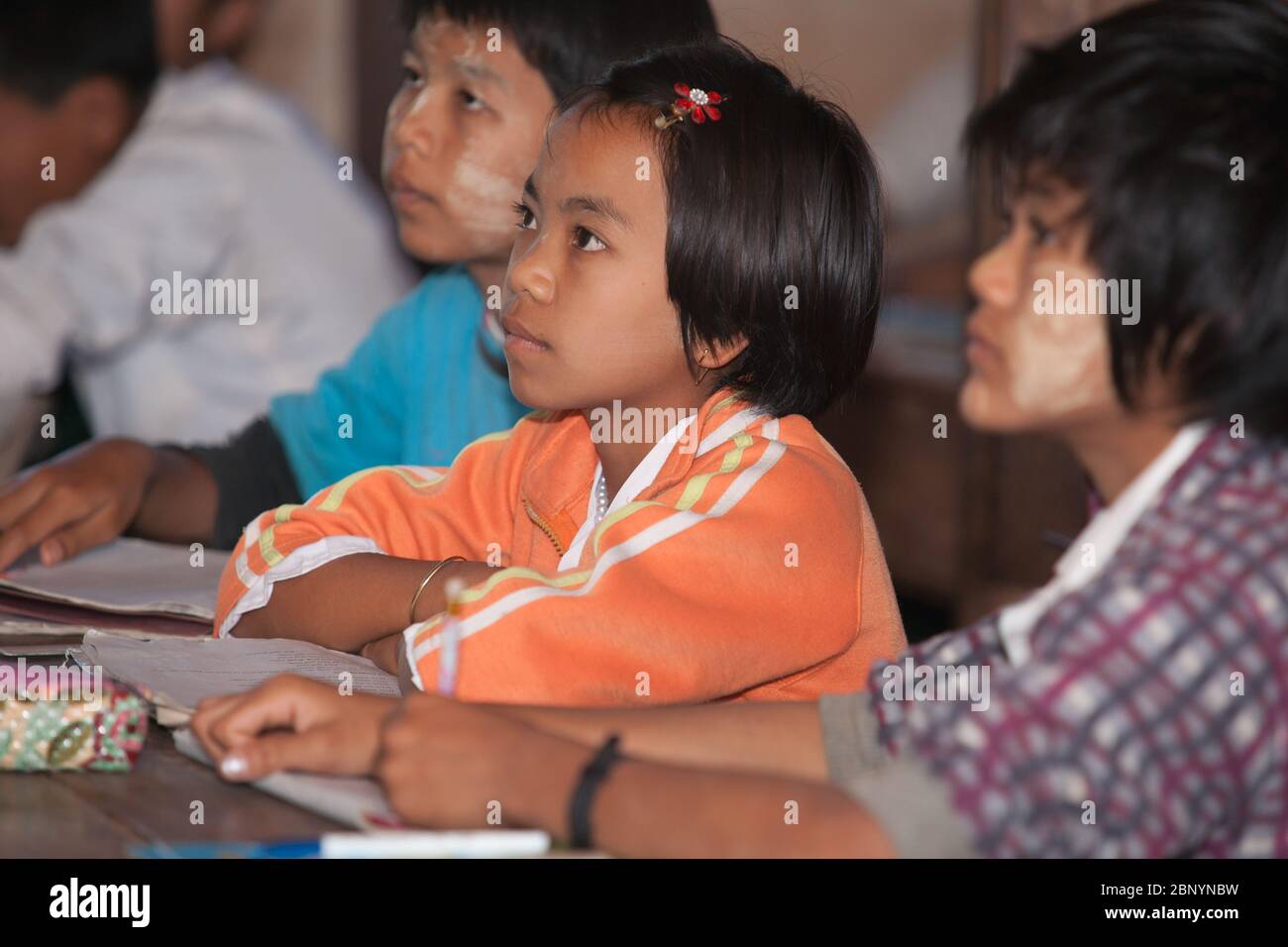 Myanmar school girl hi-res stock photography and images - Alamy