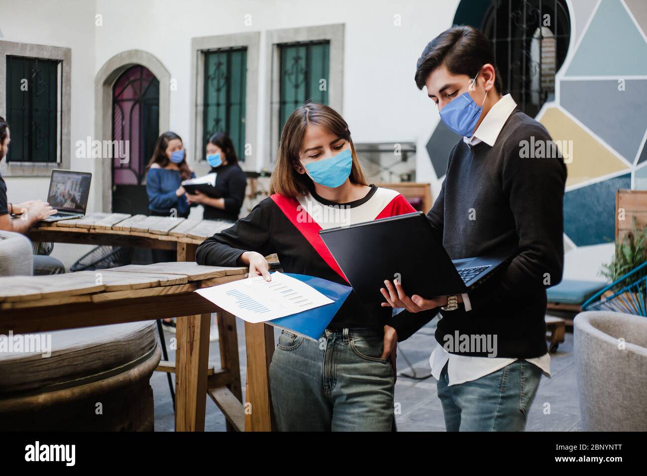 Latin people hi-res stock photography and images - Alamy