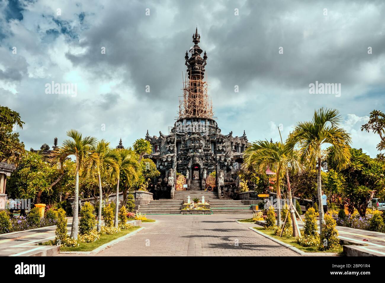 Traditional hindu temple with beautiful gate. Bali, Indonesia Stock ...