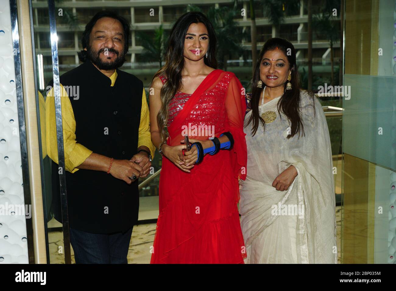 MUMBAI, INDIA - JANUARY 21: Roopkumar Rathod,Reewa Rathod and Sonali ...