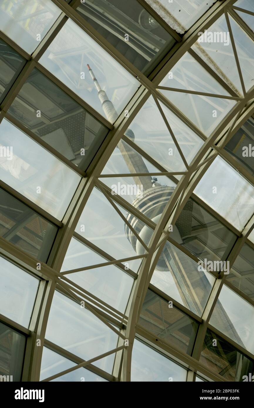 Toronto landmark union station interior hi-res stock photography and ...