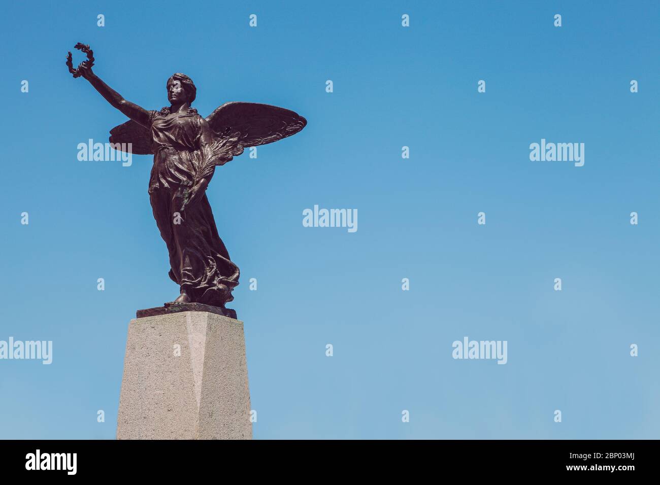 Winged victory statue. Monument to the war dead of the first world war ...
