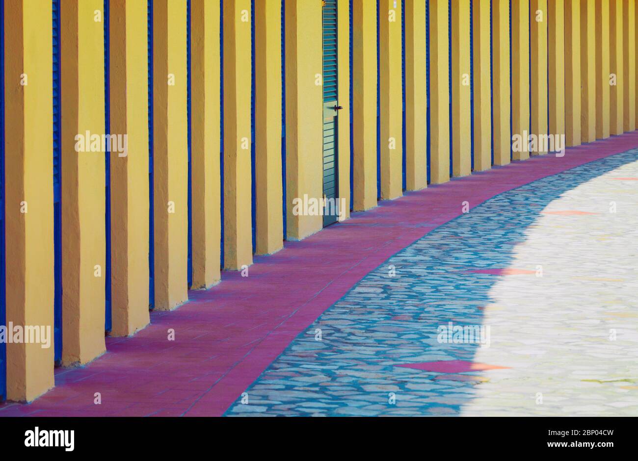Repeated objects hi-res stock photography and images - Alamy