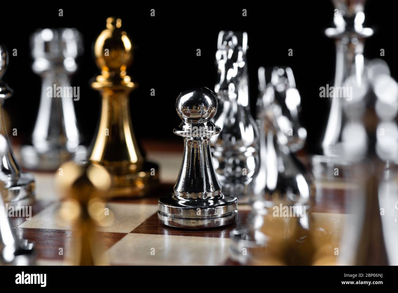 Gold and silver chess piece hi-res stock photography and images - Alamy