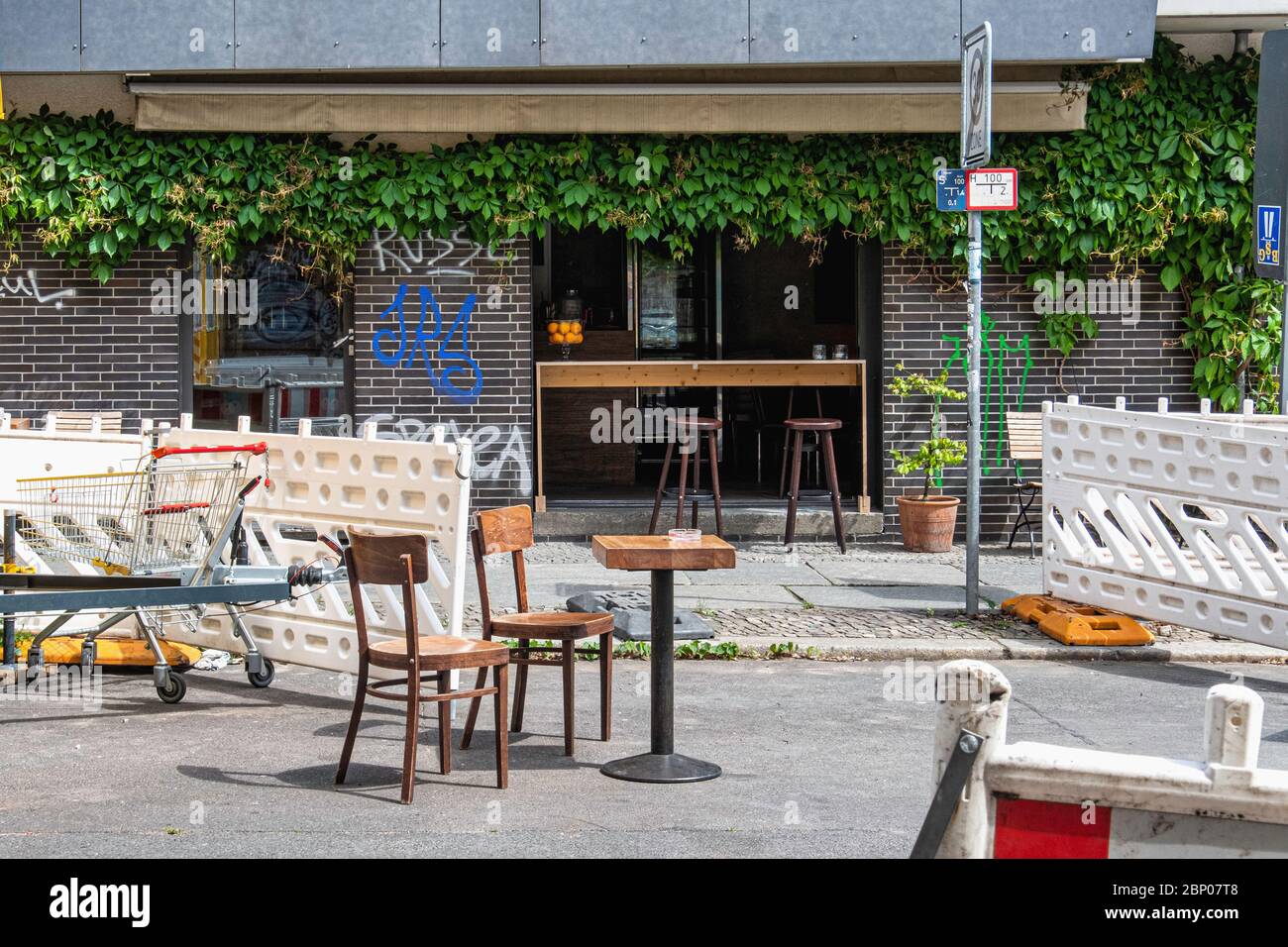 Mitte, Berlin, Germany. 16th May 2020 The Lois Cafe-Bar spreads into ...