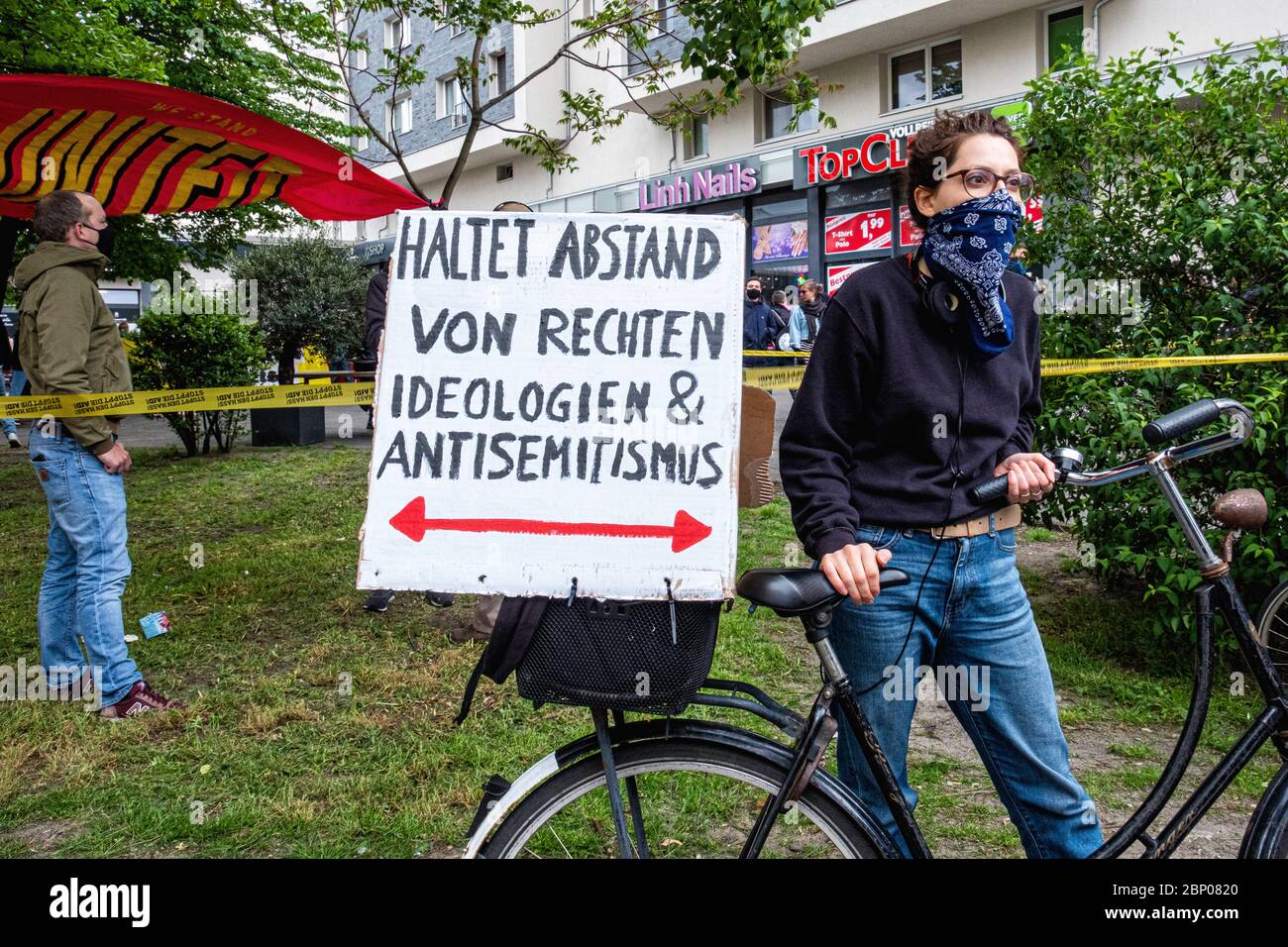 Antisemitism covid hi-res stock photography and images - Alamy