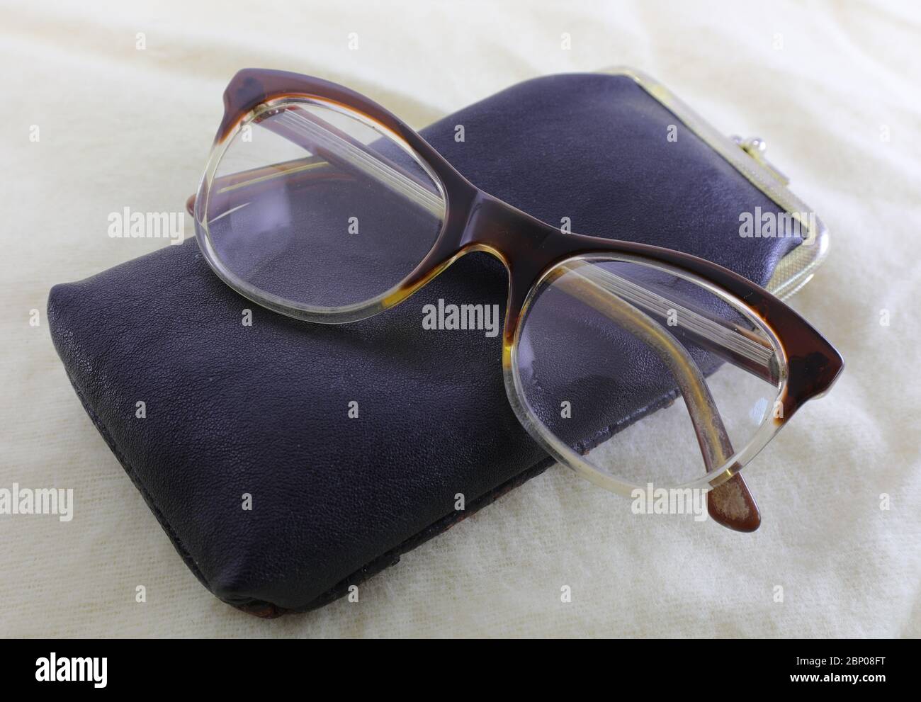 old vintage style glasses with thick lenses and a leather case Stock ...