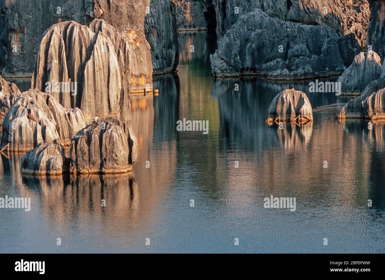 Shi hu hi-res stock photography and images - Alamy