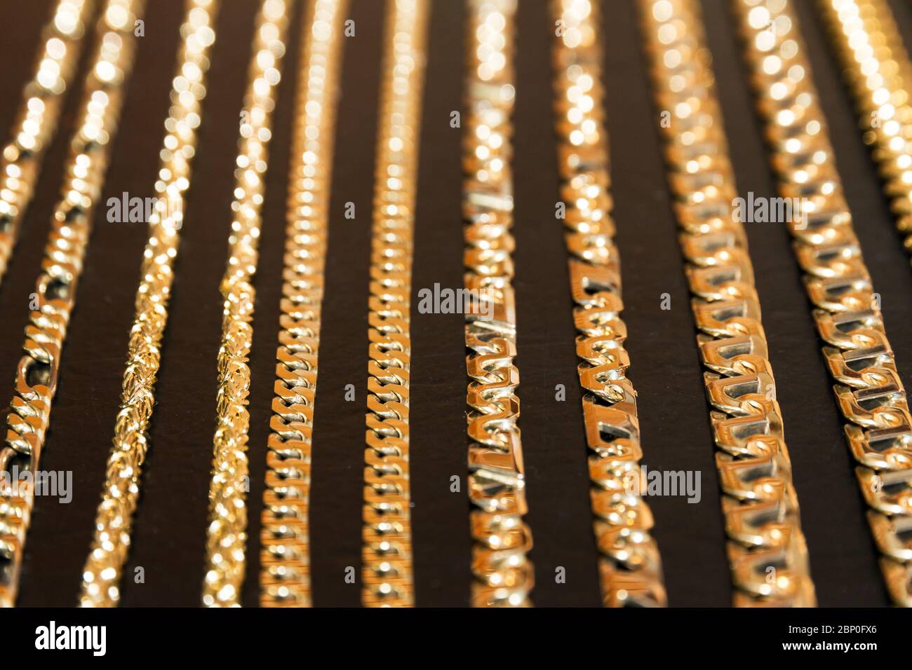 Collection different gold chains hi-res stock photography and images ...