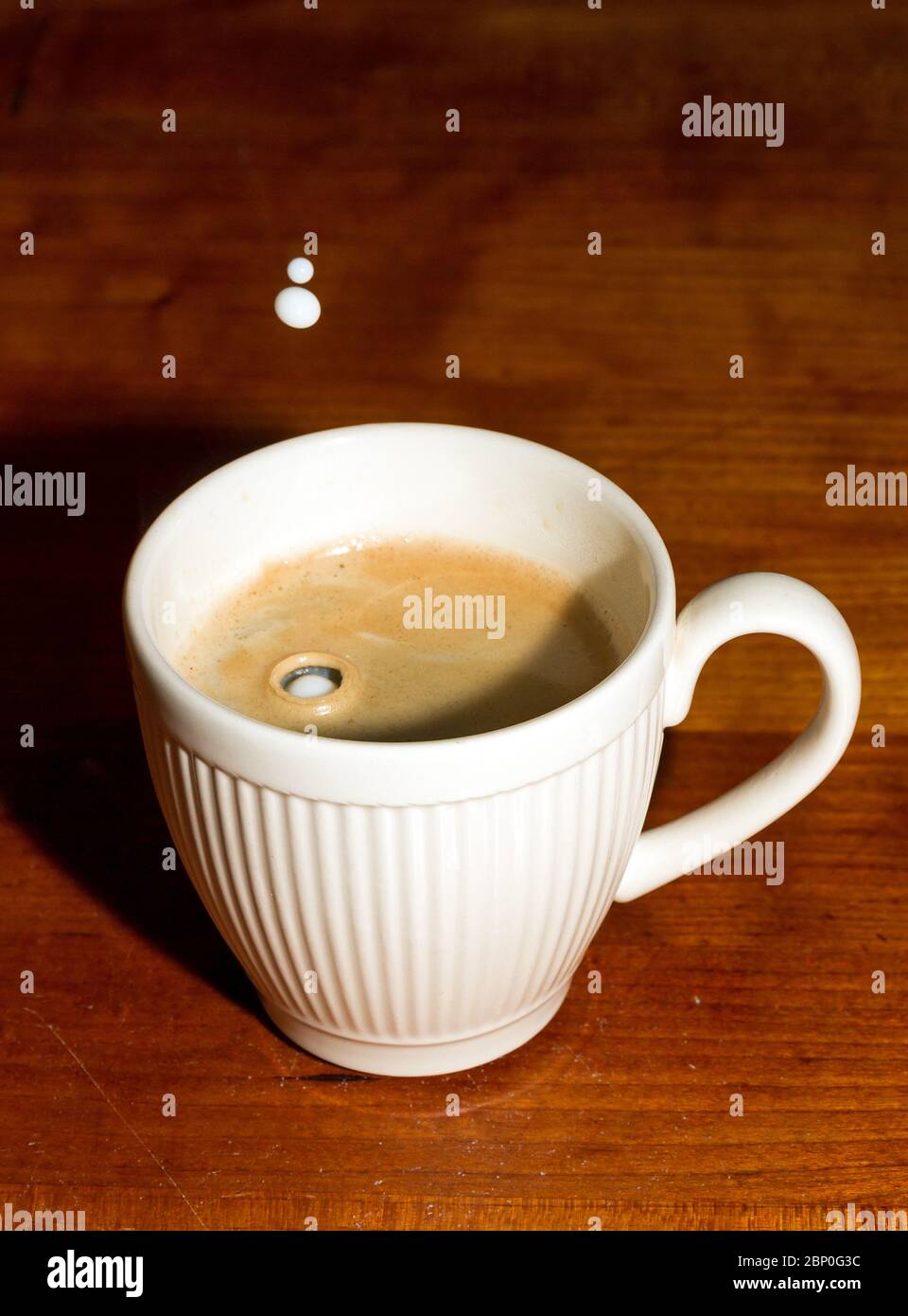 Milk fall hi-res stock photography and images - Alamy