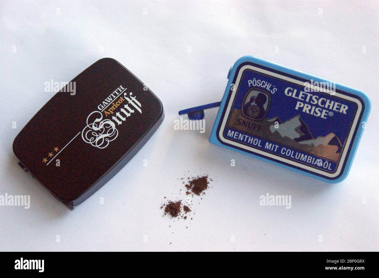 Schnupftabakdosen Snuff boxes Stock Photo - Alamy