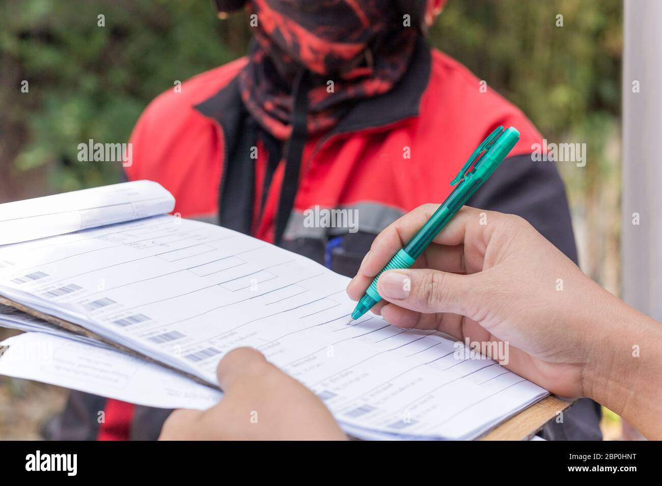 Delivery receipt form hi-res stock photography and images - Alamy