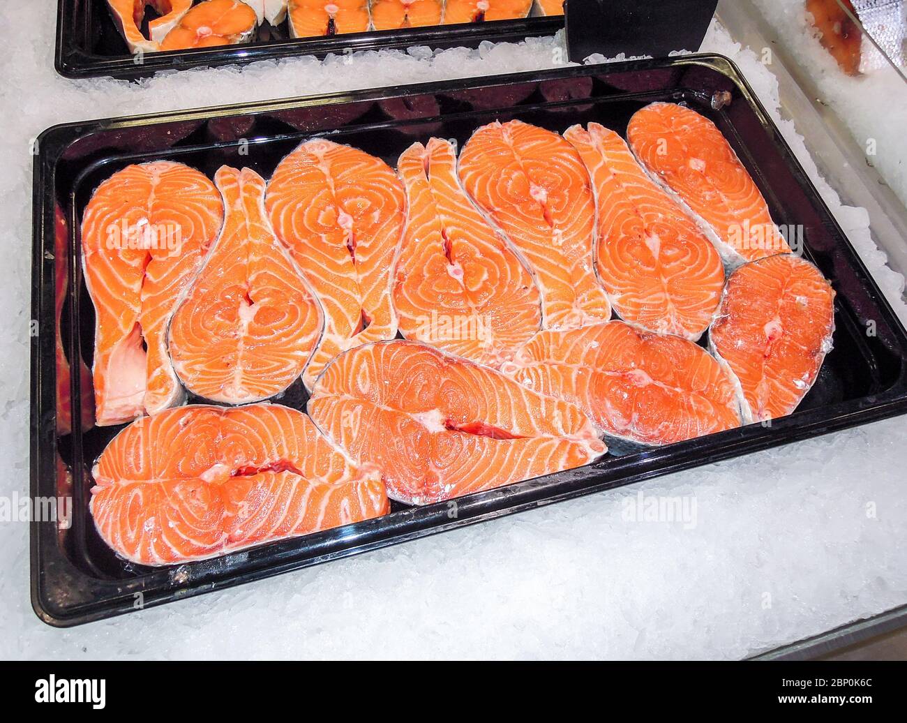 Supermarket shelves fresh fish hi-res stock photography and images - Alamy