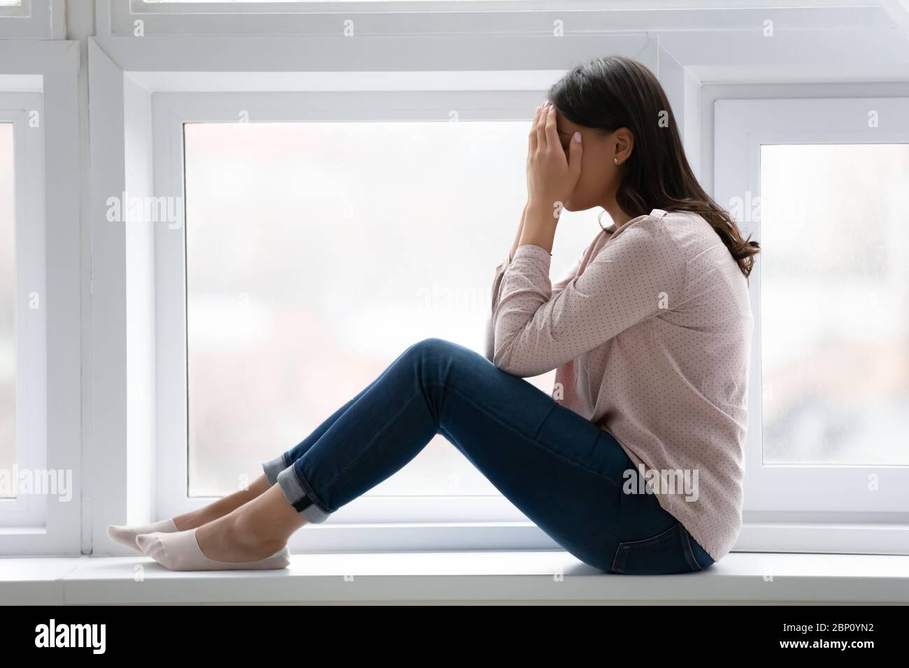 Crying vulnerable hi-res stock photography and images - Alamy