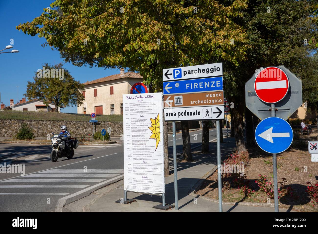 Italian no entry sign hi-res stock photography and images - Alamy