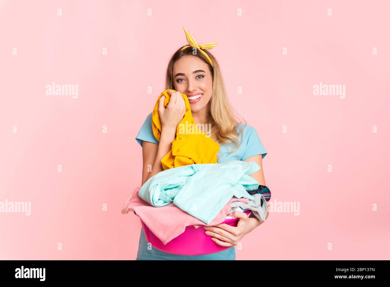 Clean clothes hi-res stock photography and images - Alamy