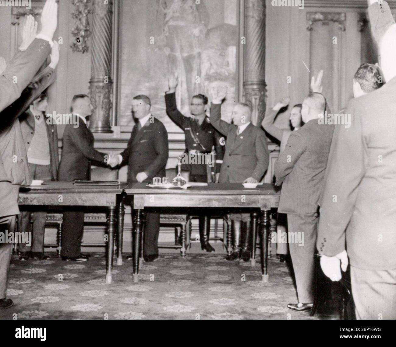 Hitler at the conference in the Preussenhaus - Hess and Ley Heinrich ...