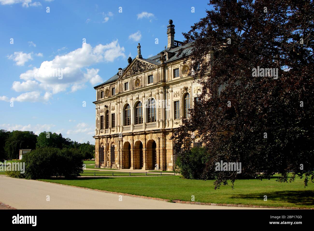 Großer garten hi-res stock photography and images - Alamy