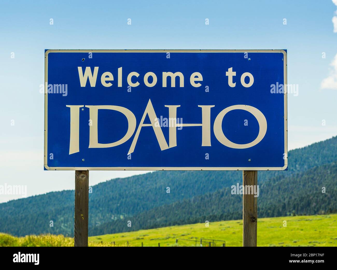 Interstate 90 road signs hi-res stock photography and images - Alamy
