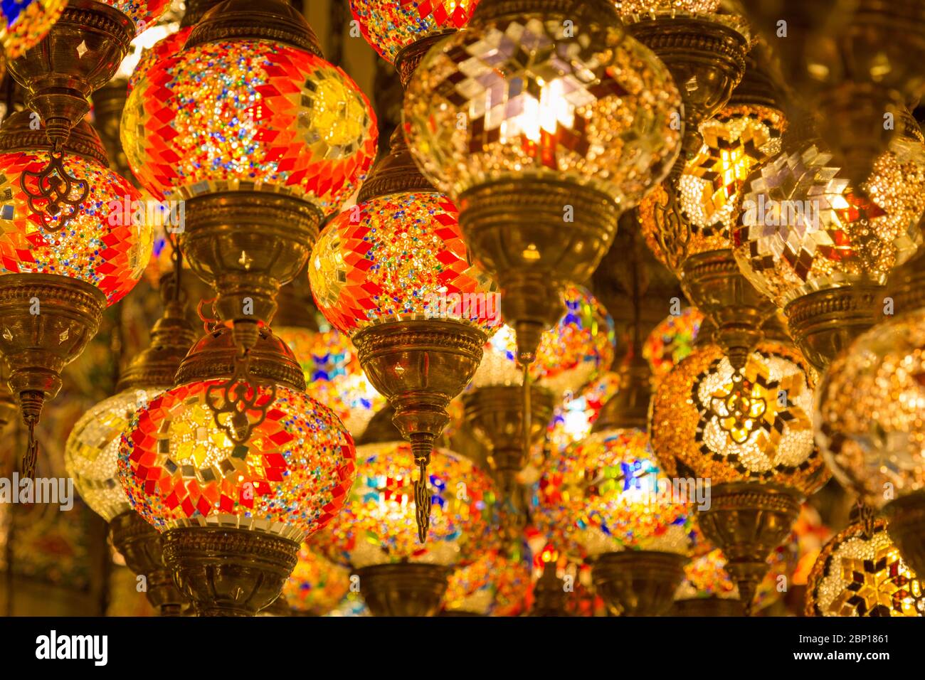 Hanging lamps hi-res stock photography and images - Alamy