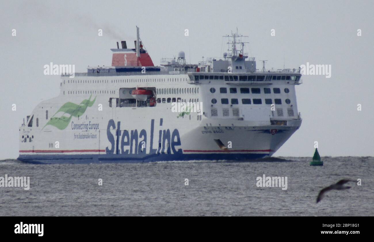 Hms iris hi-res stock photography and images - Alamy