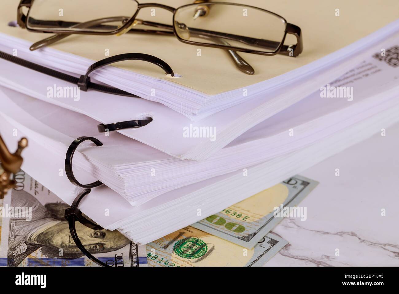 Lawyer working document table hi-res stock photography and images - Alamy
