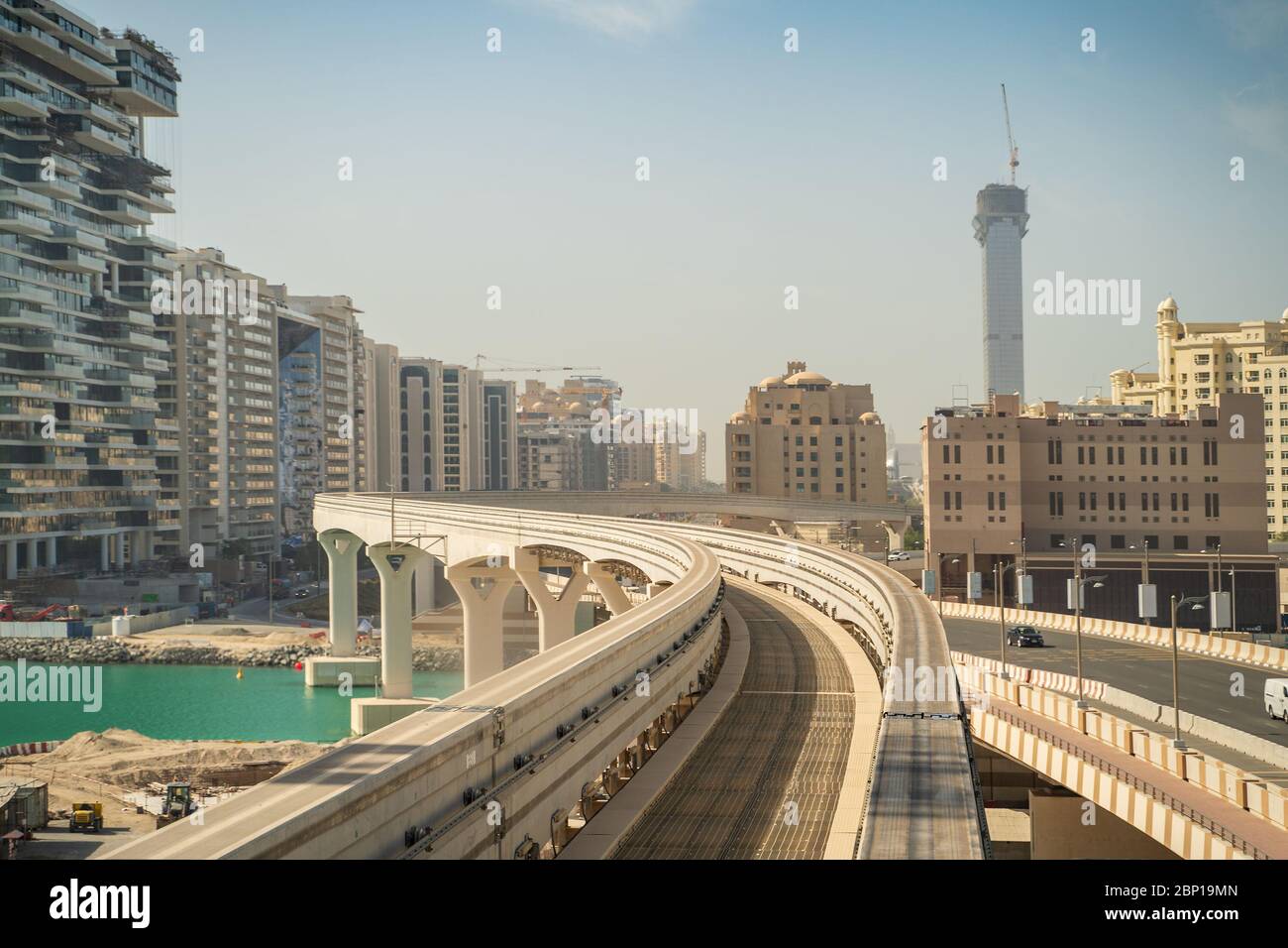 Dubai palm jumeirah monorail train hi-res stock photography and images ...