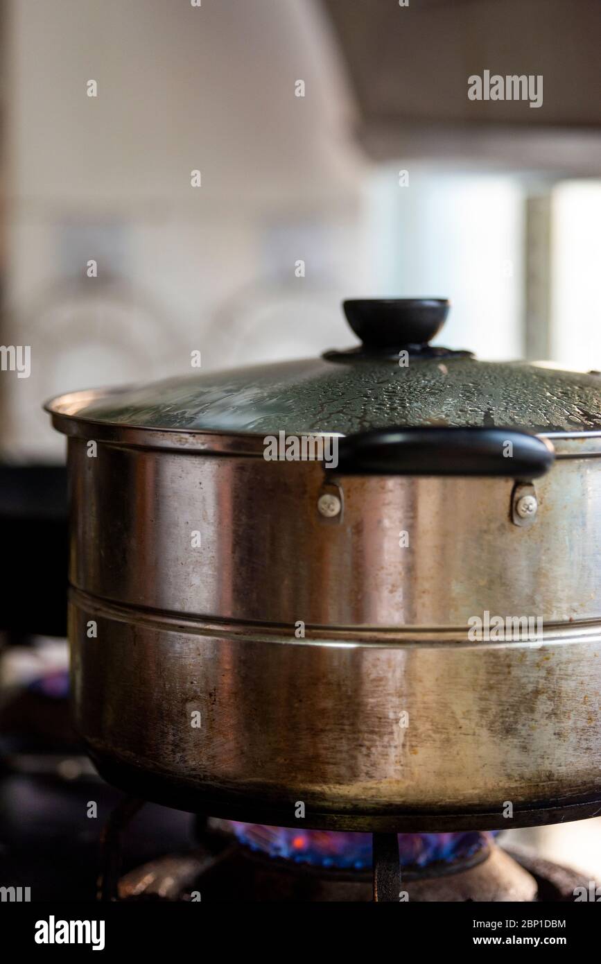 Old chinese cooker hi-res stock photography and images - Alamy