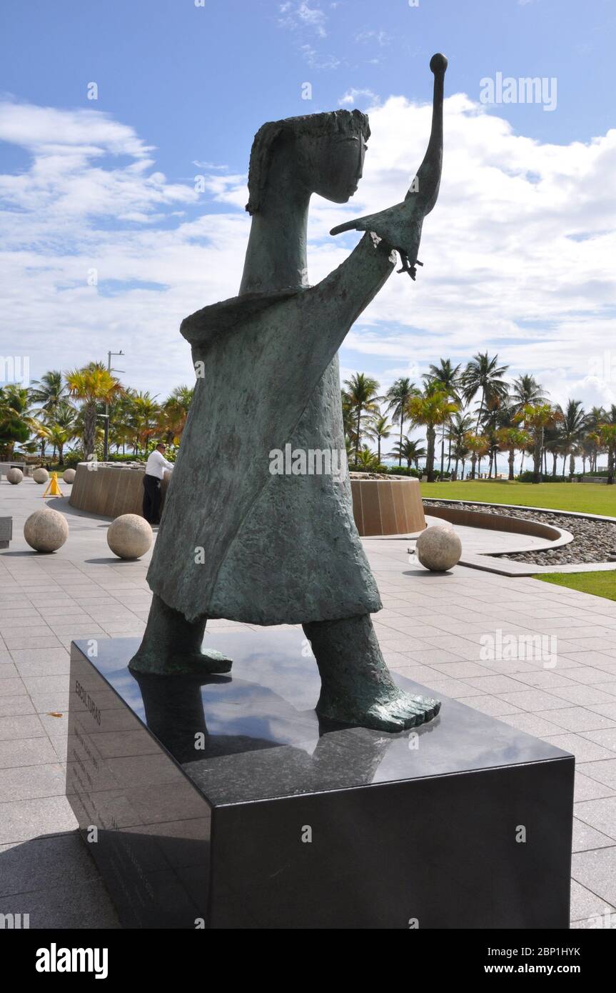 STATUE GIRL WITH TUCANBIRD BY A. BOTELLO SAN JUAN PUERTO RICO USVI ...