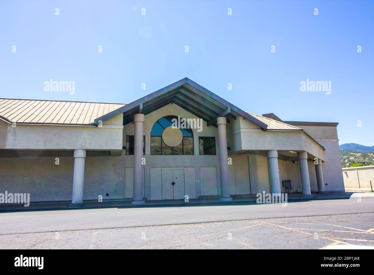Big box old store hi-res stock photography and images - Alamy