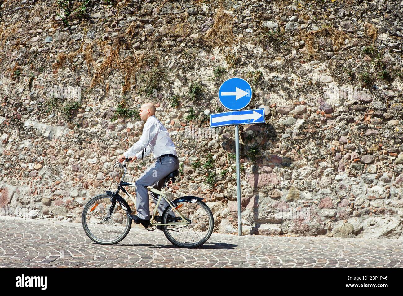 Wrong direction hi-res stock photography and images - Alamy