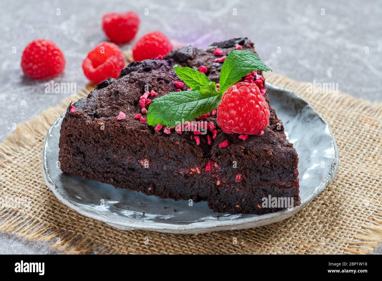 Raspberry torte hi-res stock photography and images - Alamy