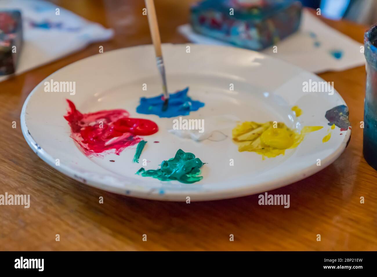 Brush painter plate hi-res stock photography and images - Alamy