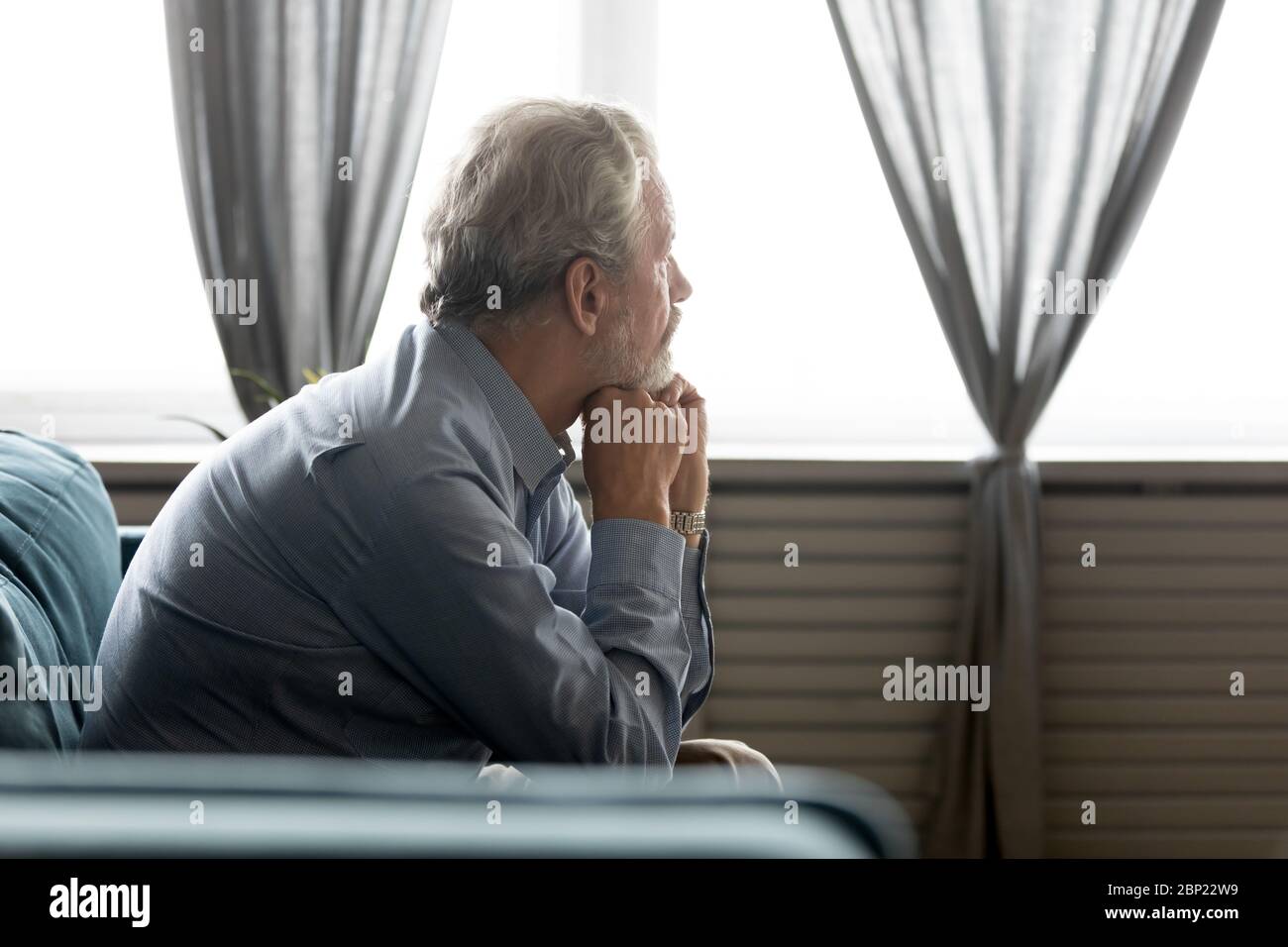 Old man depressed thinking hi-res stock photography and images - Alamy