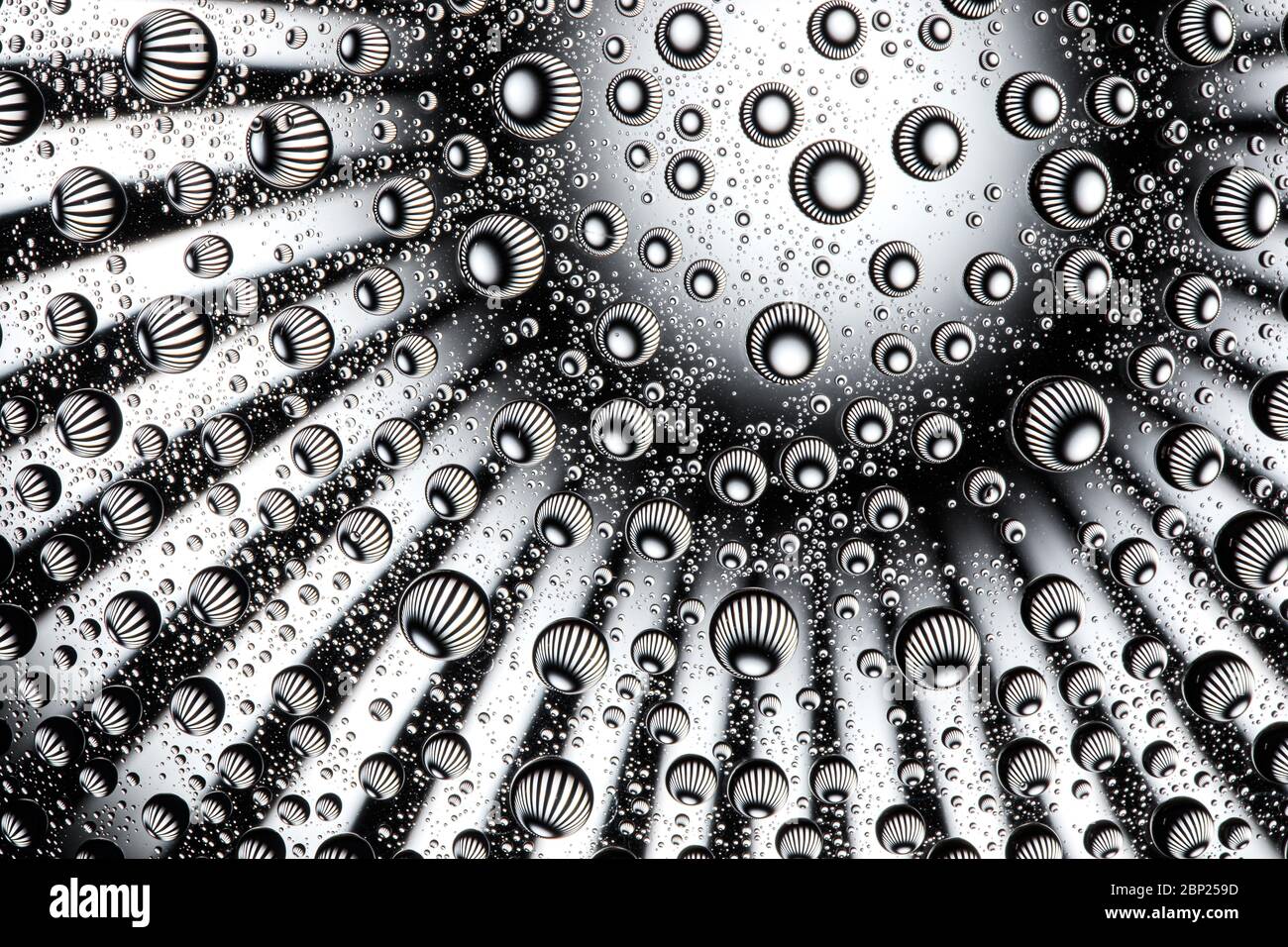 Abstract lines through drops hi-res stock photography and images - Alamy