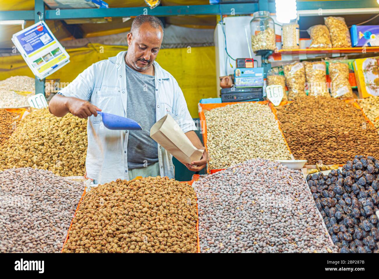 Stall traders hi-res stock photography and images - Alamy