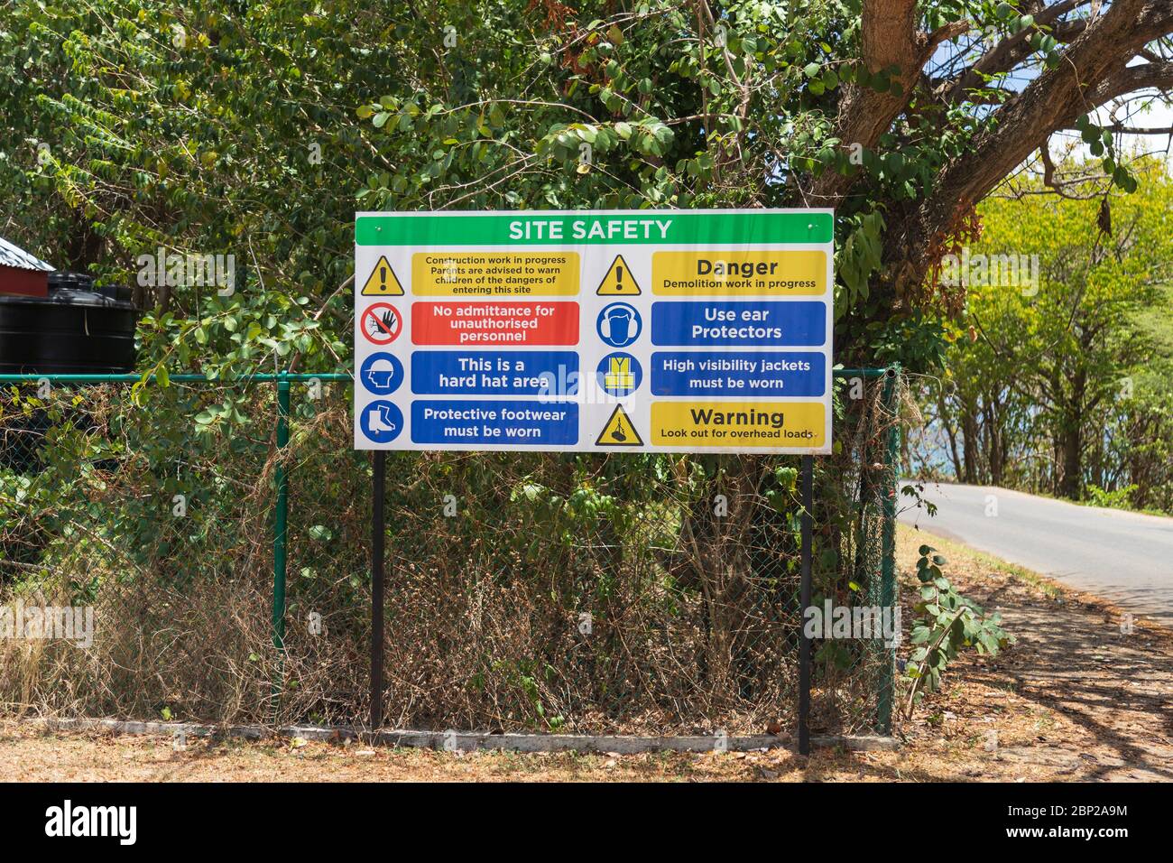 Rectangular stop sign hi-res stock photography and images - Alamy
