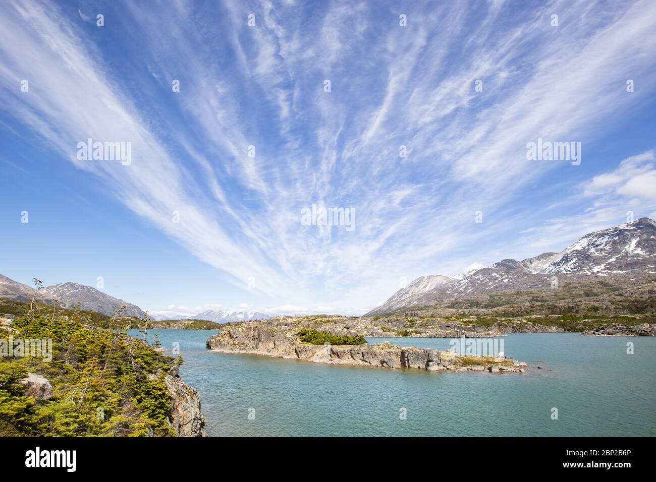 Blue water landscape hi-res stock photography and images - Alamy