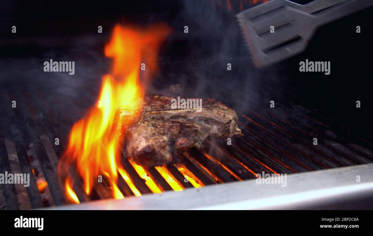 Real barbecue fire close up hi-res stock photography and images - Alamy