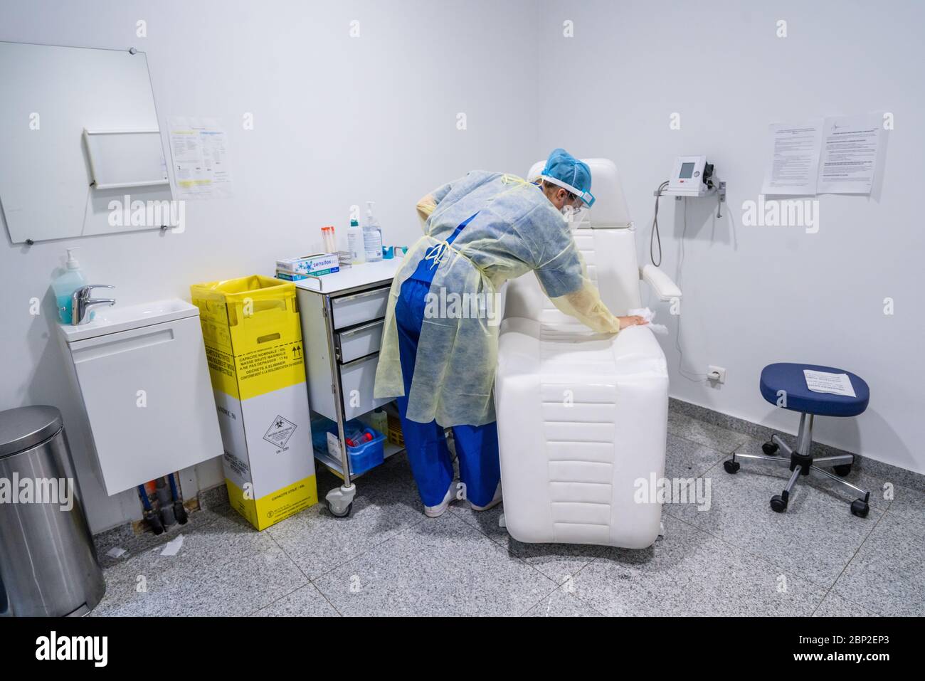 Cleaning of a sampling room, COVID 19 screening, medical analysis ...