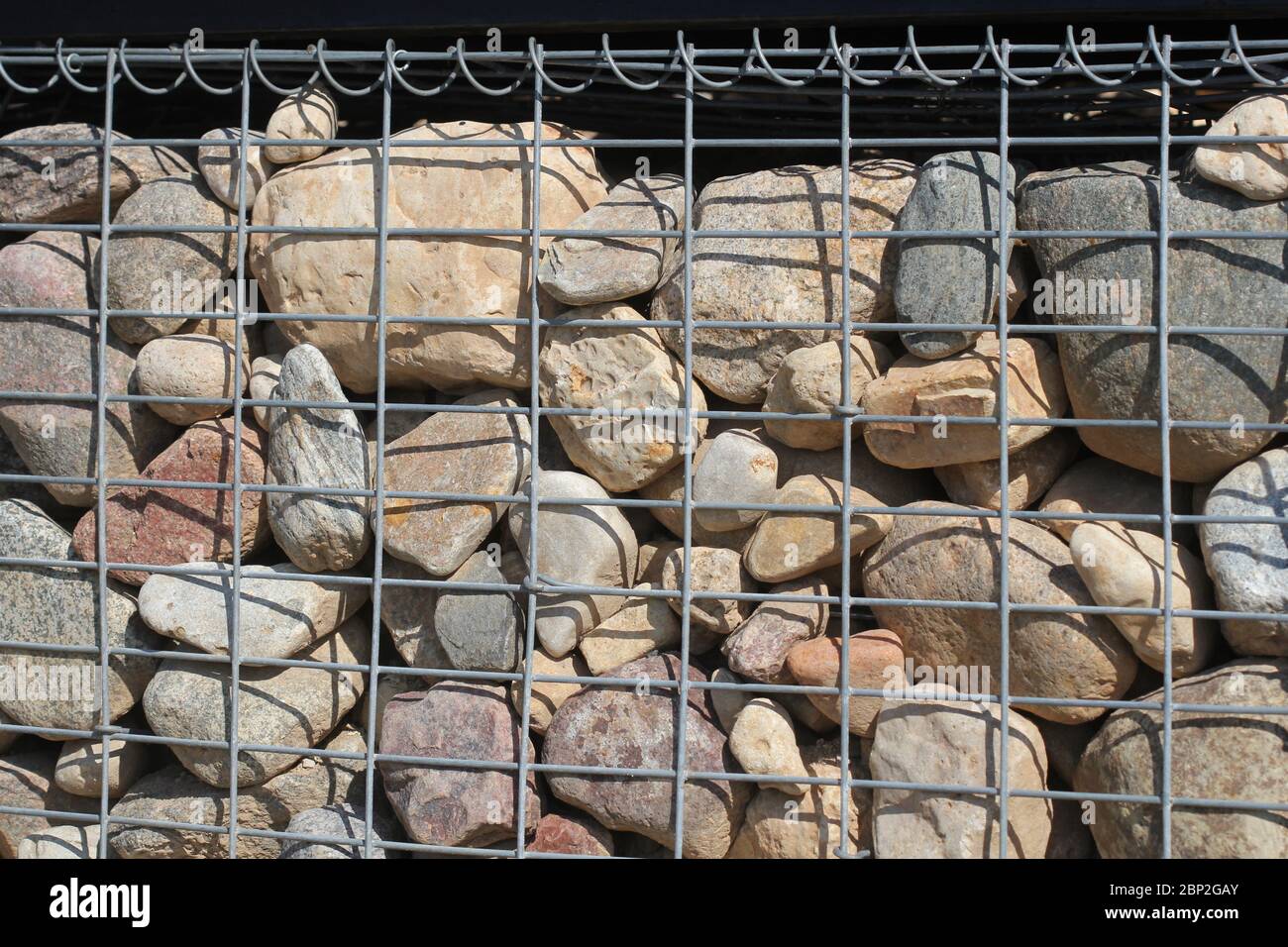 Wire mesh fencing hi-res stock photography and images - Alamy
