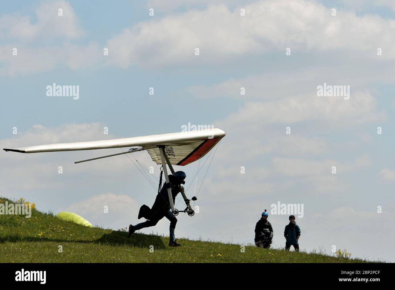 Hang gliding craft hi-res stock photography and images - Alamy