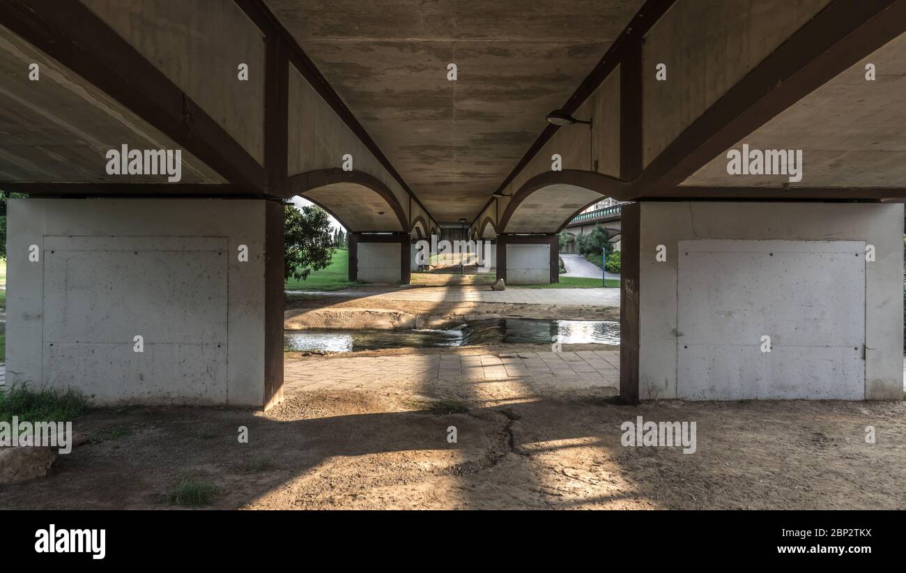 Bridge architecture hi-res stock photography and images - Alamy